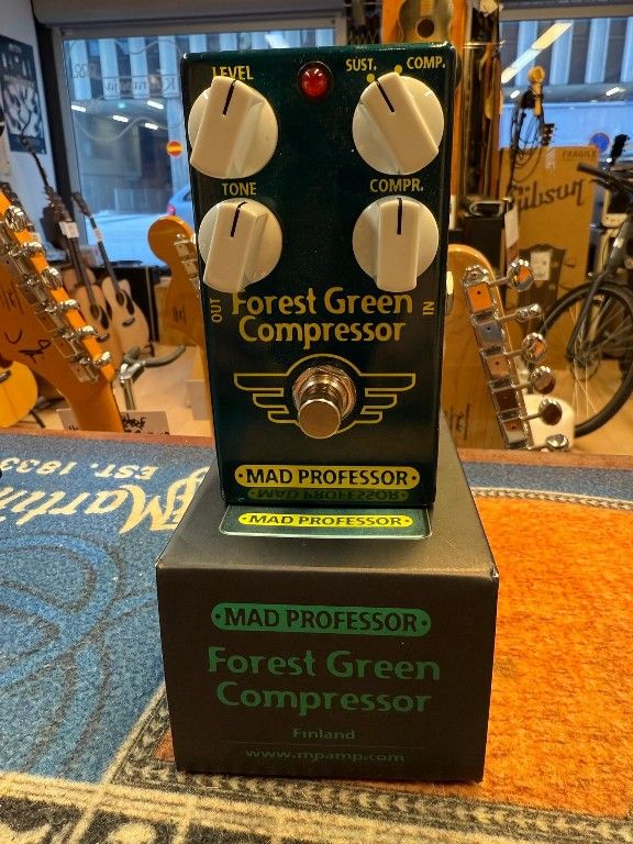 MAD PROFESSOR FOREST GREEN COMPRESSOR Oulu - Kitarapaja