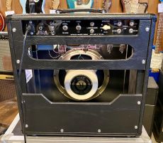 Kitaravahvistimet, kaapit ja kaiuttimet - Kitarapaja