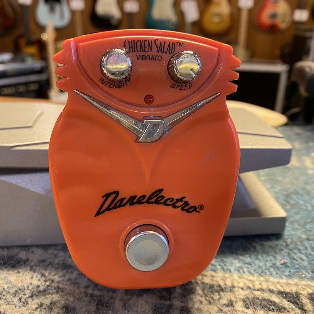DANELECTRO CHICKEN SALAD VIBRATO GUITAR EFFECTS PEDAL PAT, 55% OFF